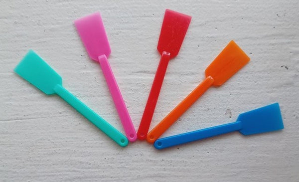 PALITAS DE PLASTICO PARA REPOSTERIA 12 CM (5 pzas) – Theodora Bakery Shop